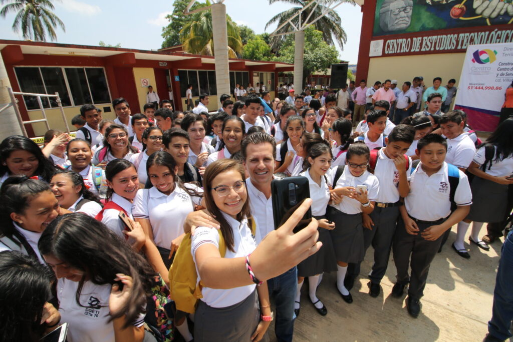 Se lo solicitaron, gestionó recursos y hoy Gaudiano construye techumbre ...